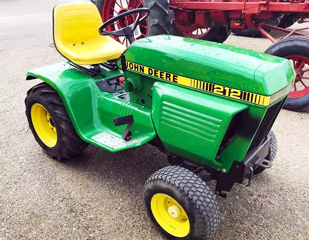 John Deere 212 Price, Specification, Reviews, and Attachments