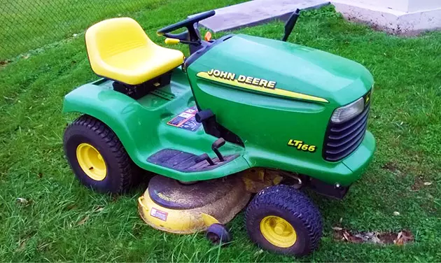 John Deere LT166 Price, Specification, Reviews, and Features
